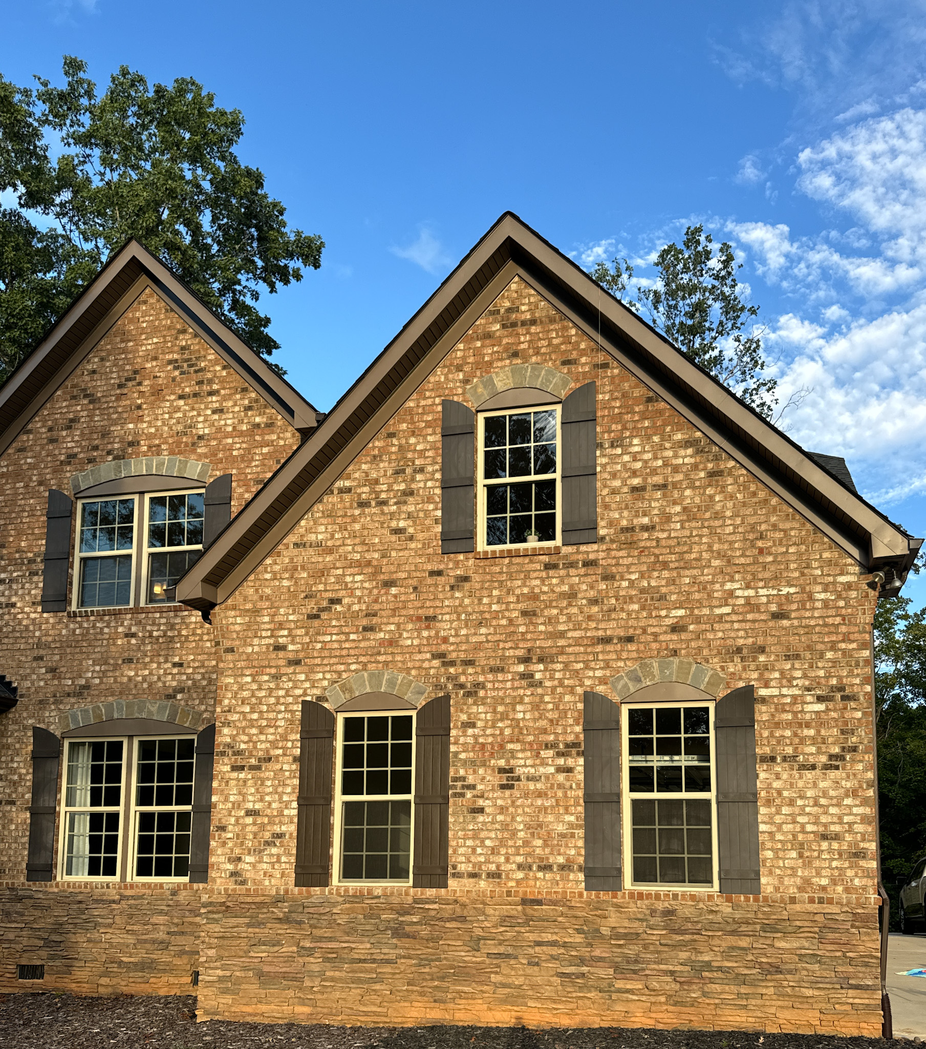Classic vs. Contemporary: How to Choose Exterior Colors for Red Brick ...